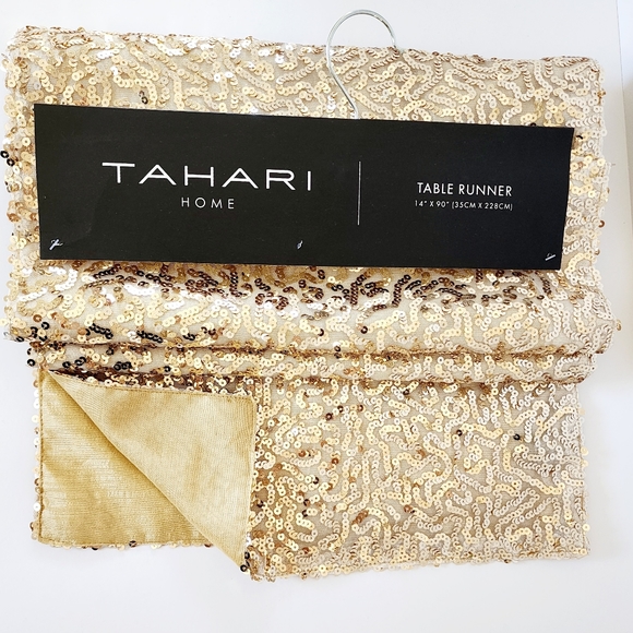 Tahari | Dining | Tahari Gold Sequins Table Runner Christmas Holiday Party Gift Wedding 4x9 ...